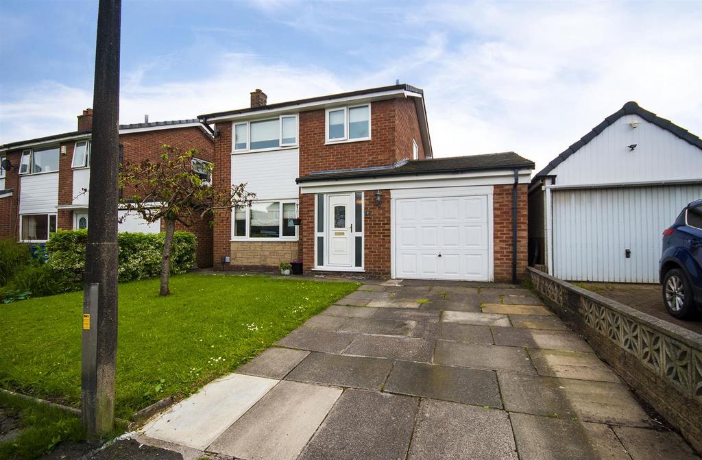 Winchester Road, Radcliffe, Manchester 3 bed detached house - £270,000