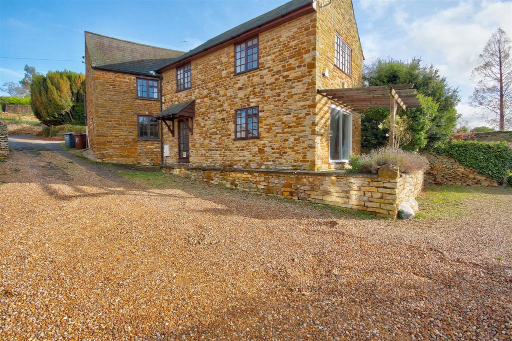 Walnut Tree Cottage, Cottingham... 3 bed character property - £350,000
