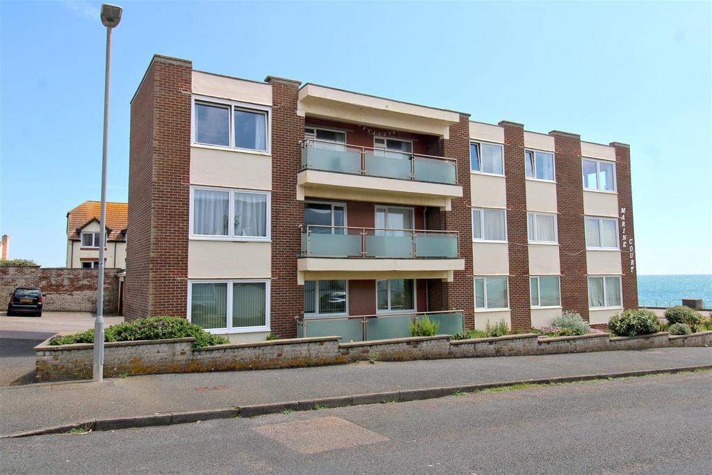 Marine Court, Connaught Road, Seaford 2 bed flat for sale - £280,000