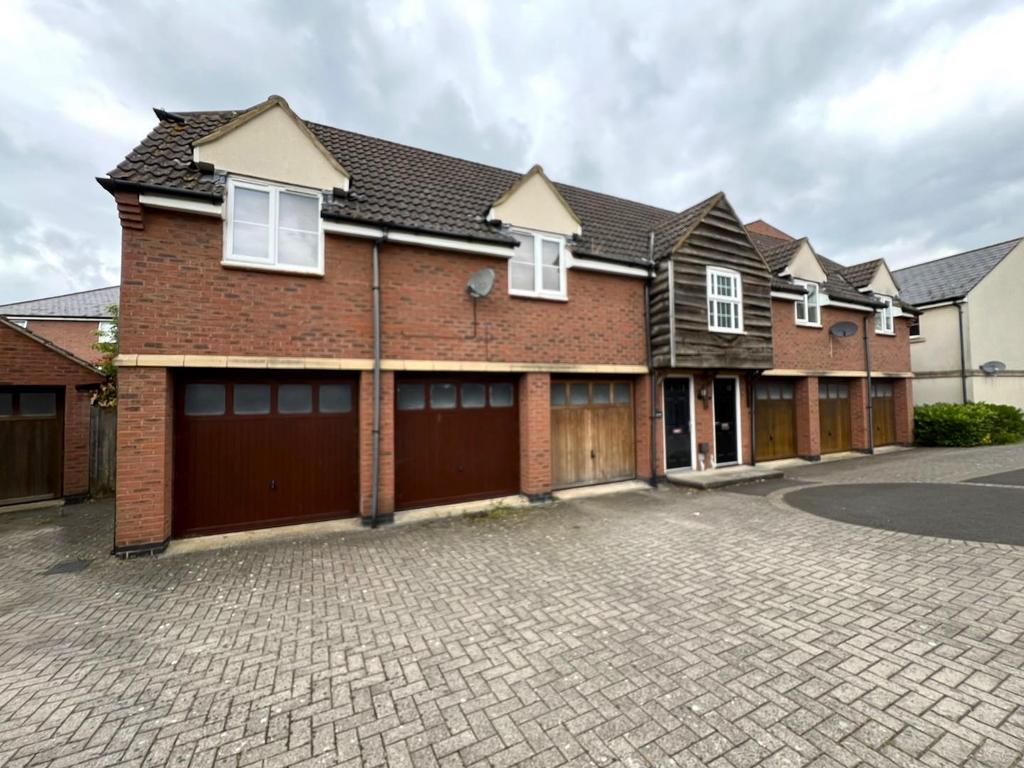 Claydon Road, Redhouse 2 bed coach house - £179,950