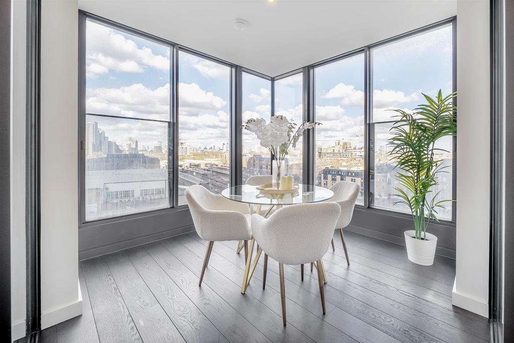 Damac Versace Tower, Bondway, London 2 bed apartment for sale - £950,000