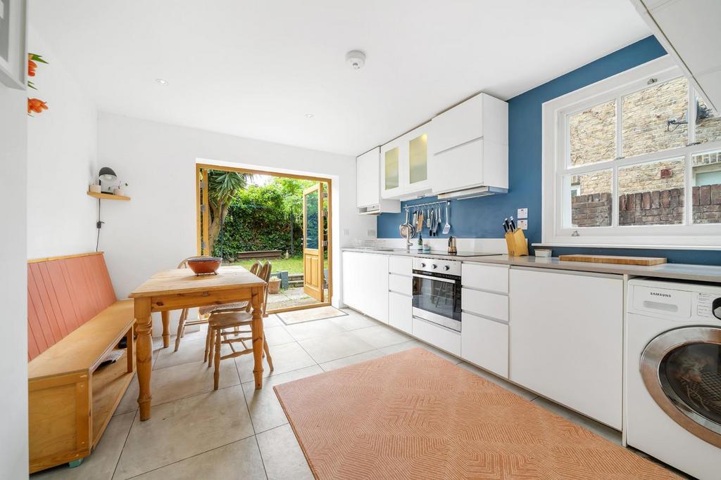 Mervan Road, SW2 3 bed flat - £795,000