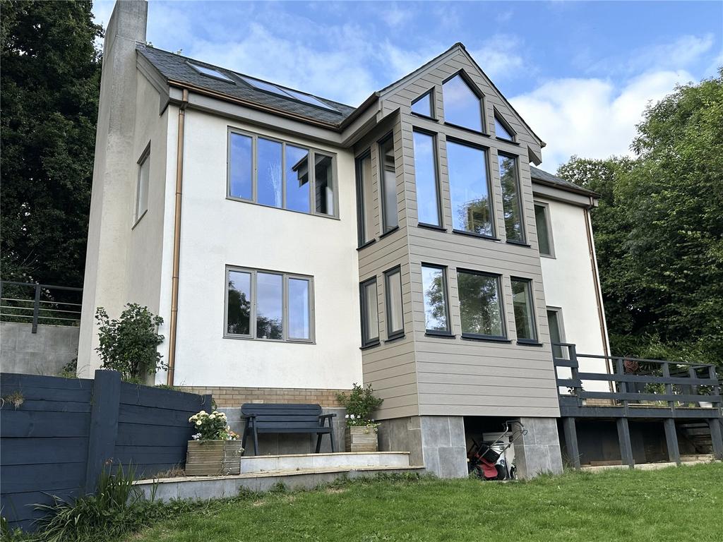 Shute, Axminster, Devon, EX13 5 bed detached house - £765,000
