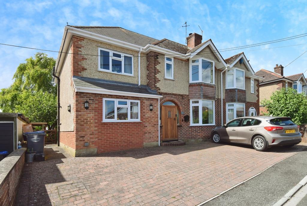 Marina Road, Durrington, SP4 8DB 6 bed semi-detached house for sale - £ ...