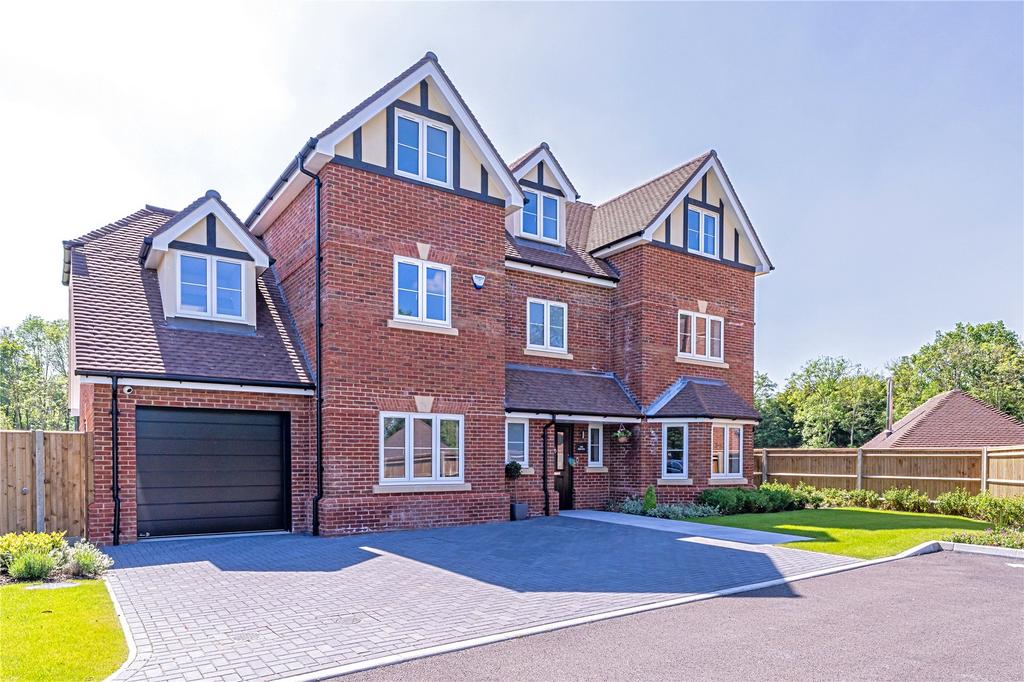 Balcombe Retreat, Basingstoke Road... 5 bed detached house for sale - £ ...