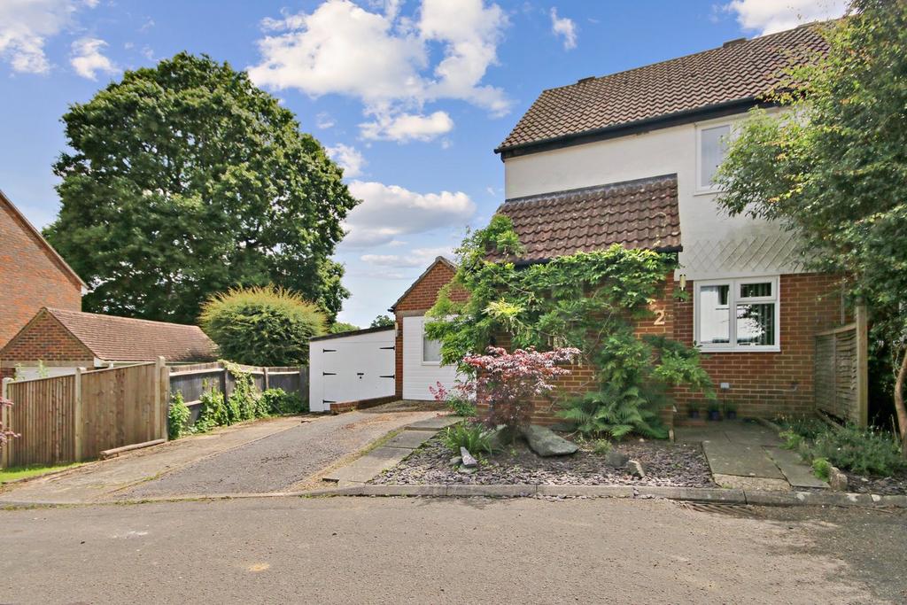Rough Field, East Grinstead, RH19 2 bed semi-detached house - £400,000