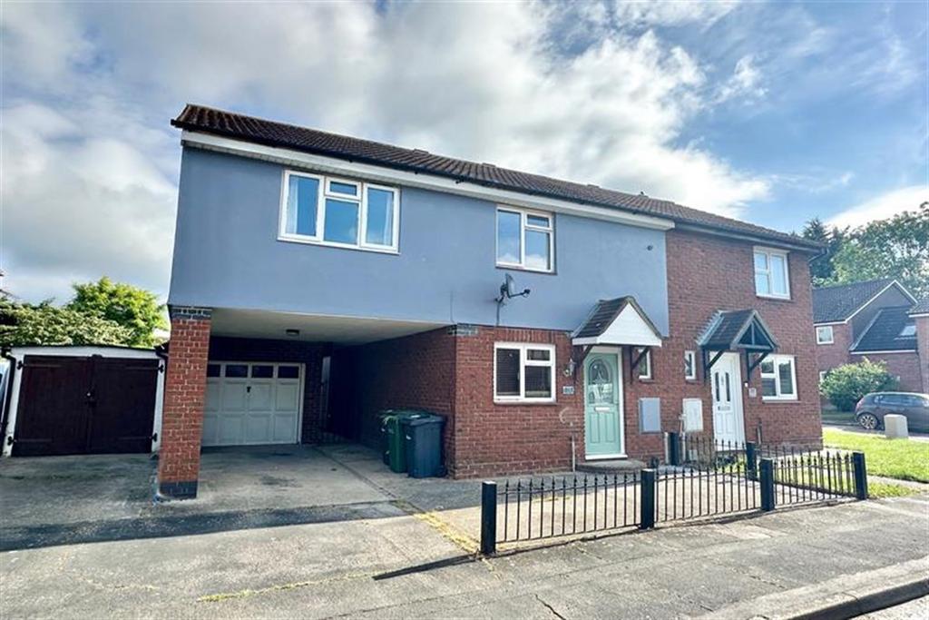 Stubbs Lane, Braintree, CM7 4 bed semi-detached house for sale - £340,000