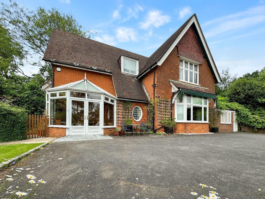 Westview Road, Warlingham, CR6 9JD 5 bed detached house for sale - £ ...