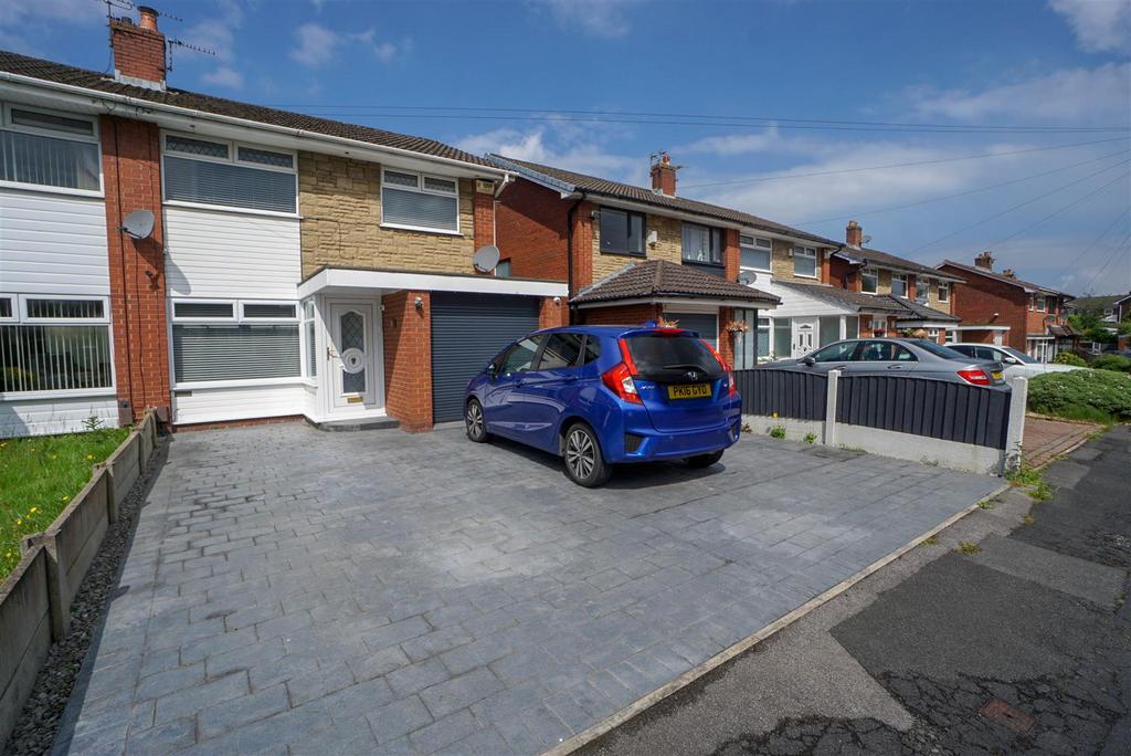 Stanley Close, Bolton BL5 3 bed semi-detached house - £260,000