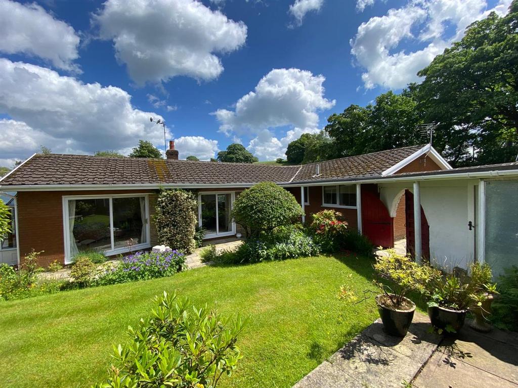 Church Lane, Sutton, Macclesfield 4 bed detached bungalow - £489,000