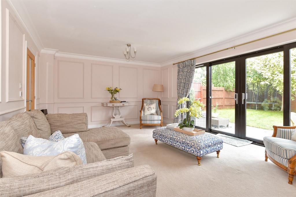 Tyland Mews, Sandling, Maidstone, Kent 4 bed detached house - £600,000