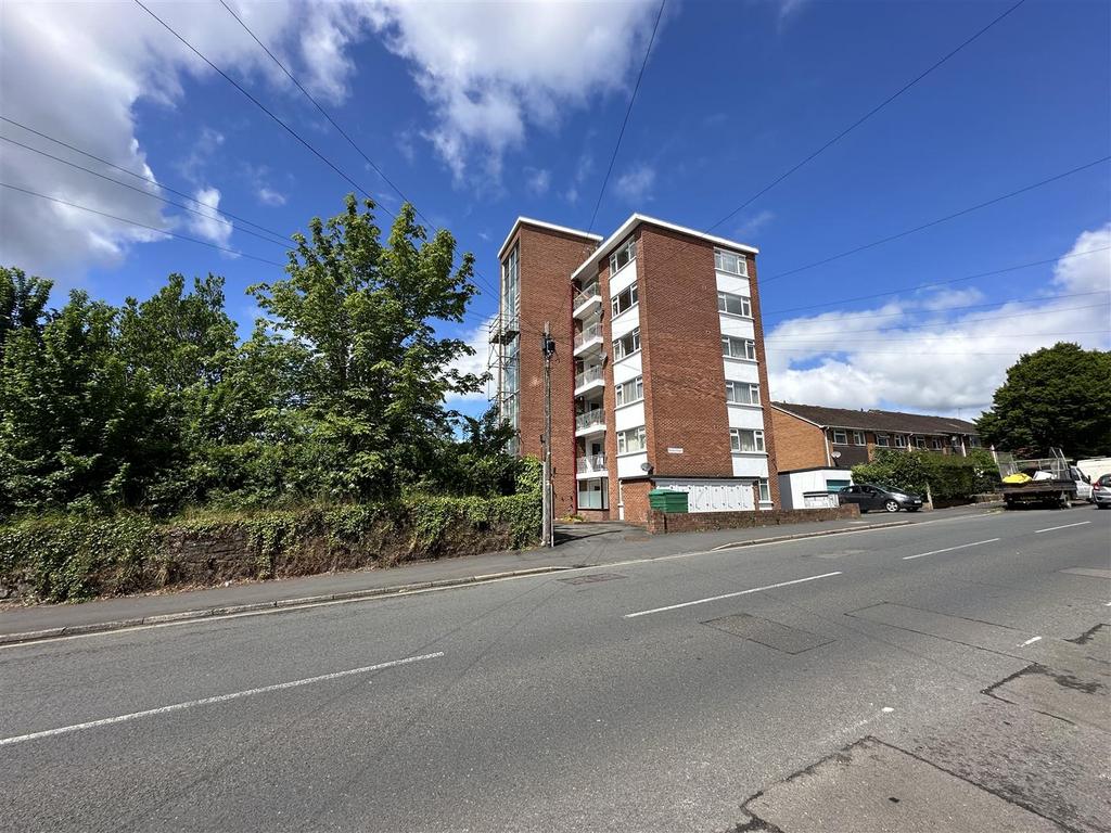 Francis Court, Exeter EX2 2 bed apartment - £1,250 pcm (£288 pw)