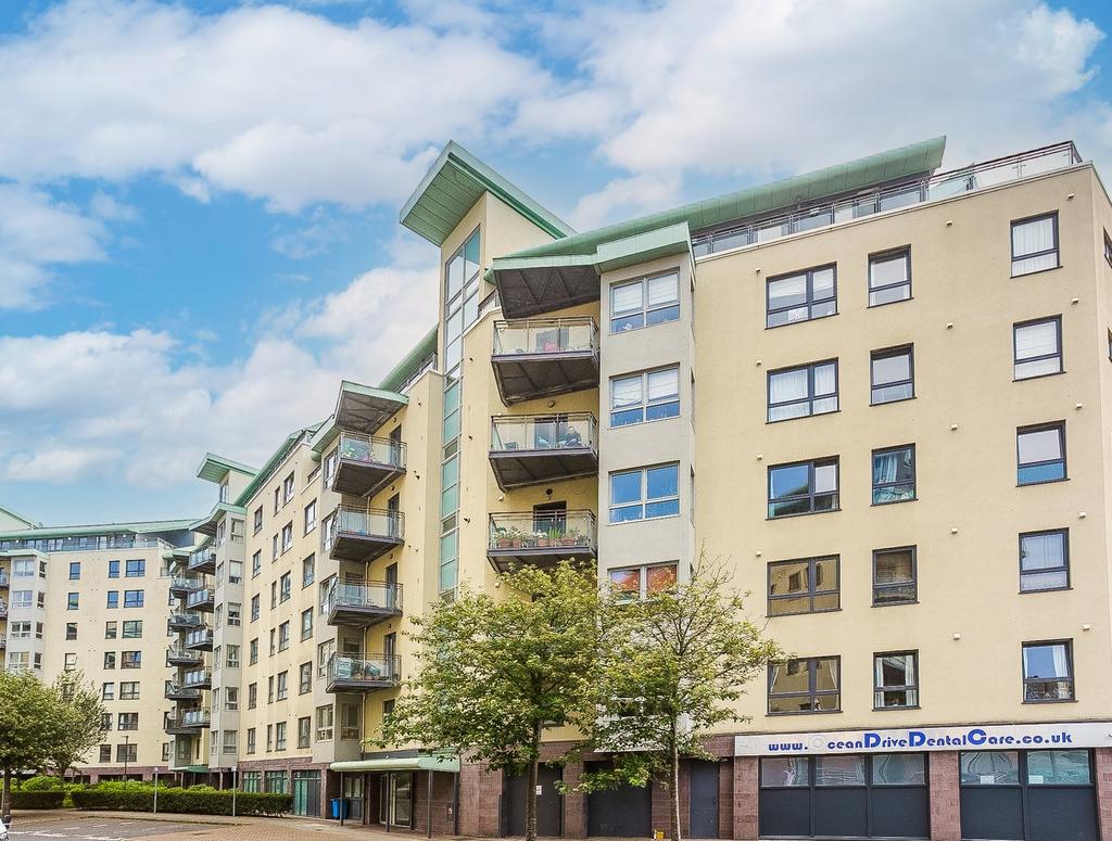 Portland Gardens, Leith, Edinburgh, EH6 2 bed flat - £275,000