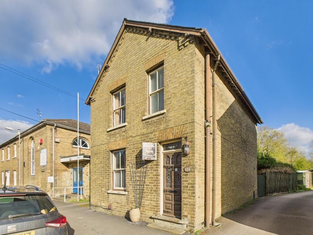 High Street, Cottenham 3 bed detached house - £350,000