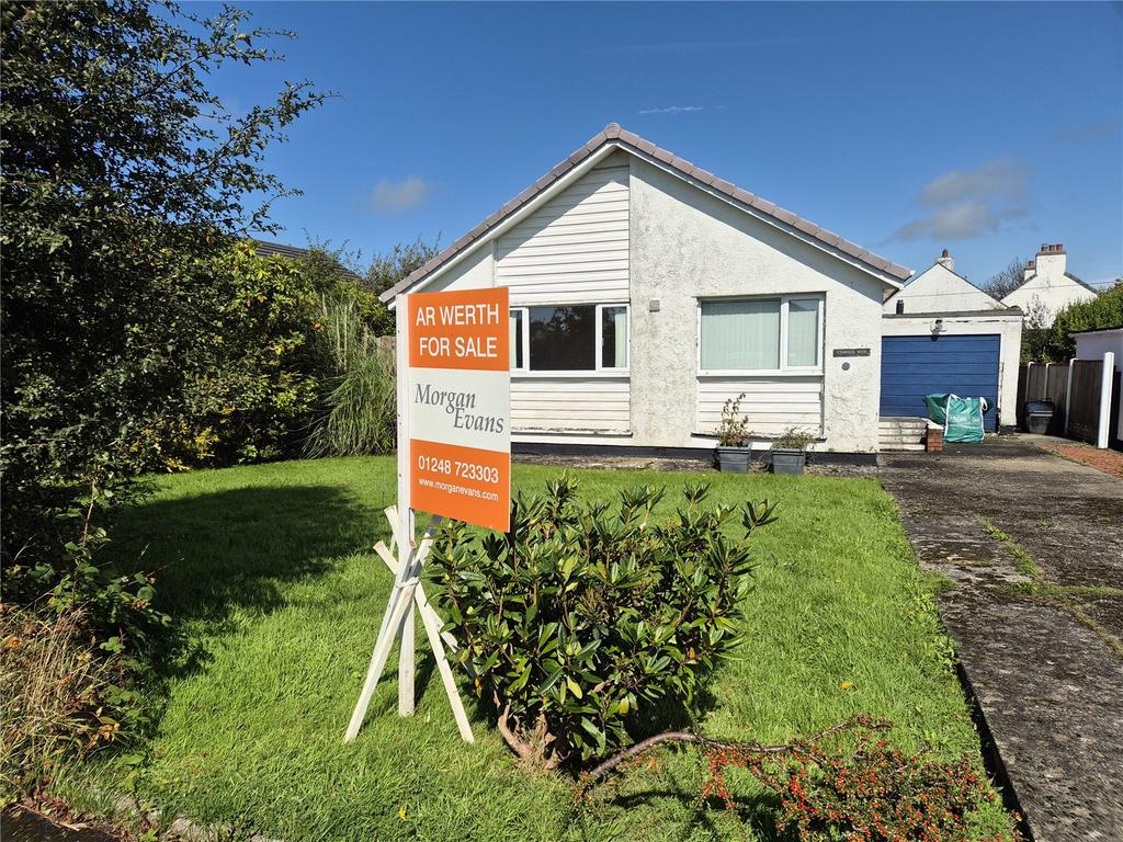 Cae'r Delyn, Bodffordd, Anglesey, LL77 3 bed bungalow for sale - £185,000