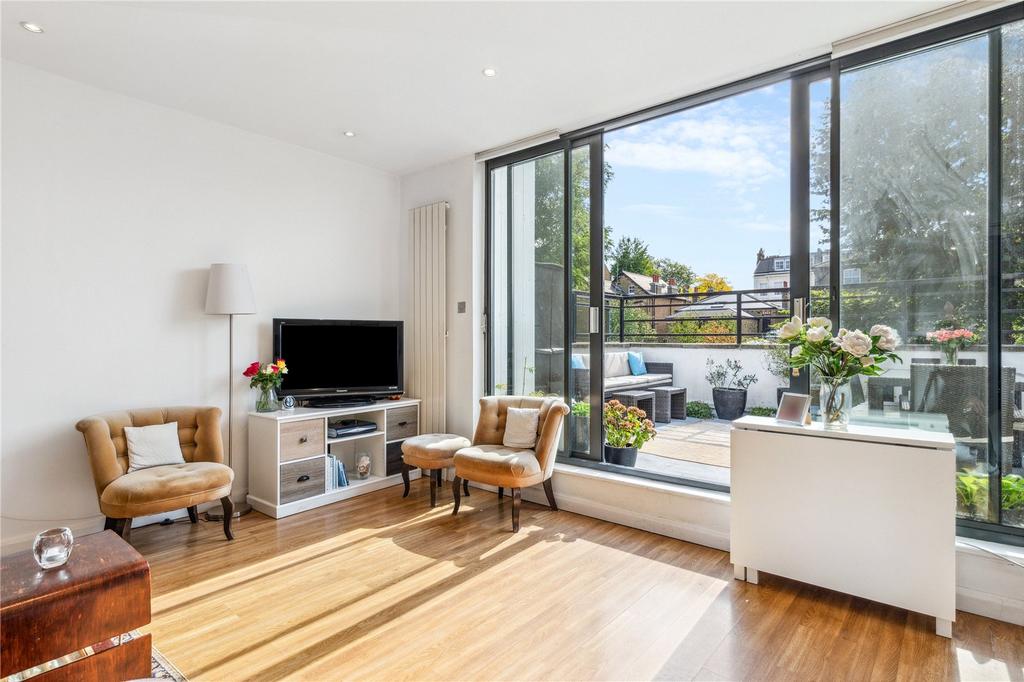 St. John's Hill, SW11 2 bed apartment for sale - £570,000