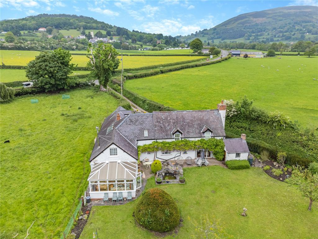 Bodfari, Denbigh, Denbighshire 4 bed detached house for sale - £600,000