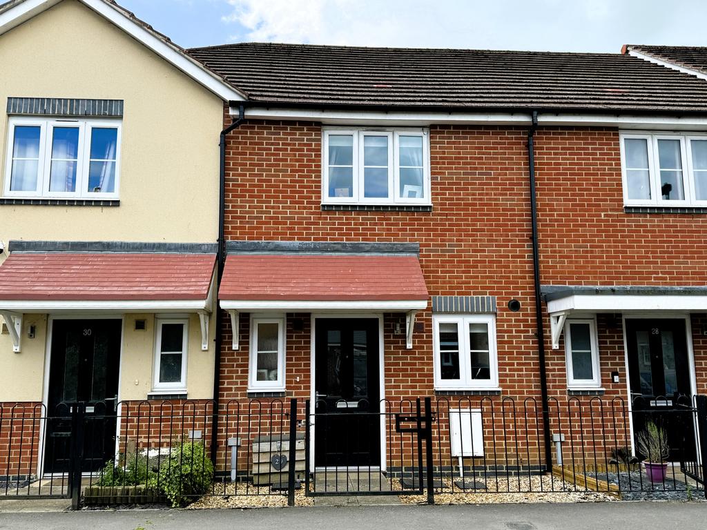 North Arakan Road, Devizes SN10 2 bed terraced house - £975 pcm (£225 pw)