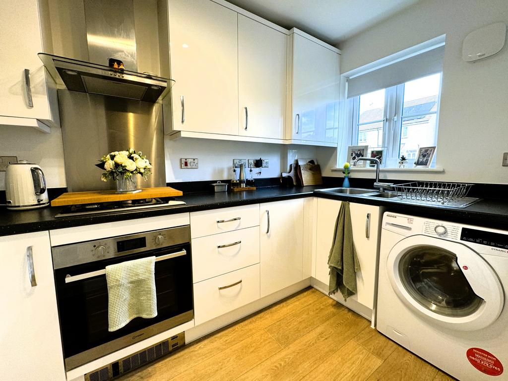 North Arakan Road, Devizes SN10 2 bed terraced house - £975 pcm (£225 pw)