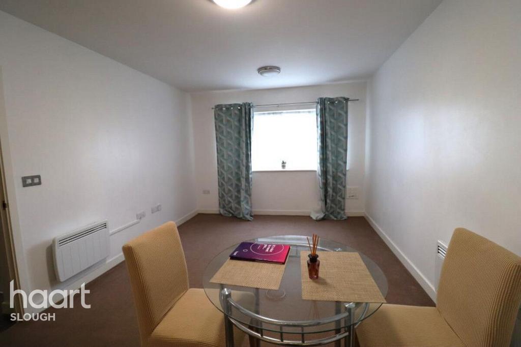 Aspects Court, Slough 2 bed apartment to rent - £1,575 pcm (£363 pw)