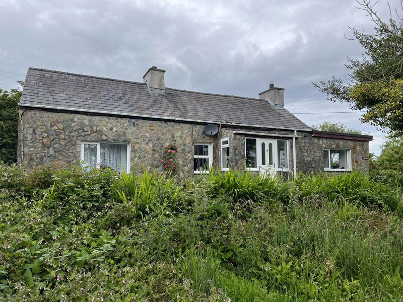 Mynydd Mechell, Isle of Anglesey 3 bed cottage for sale - £335,000