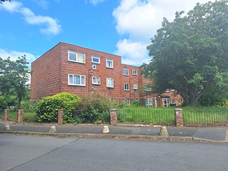Gravelly Lane, Birmingham B23 5SB 2 bed apartment - £100,000