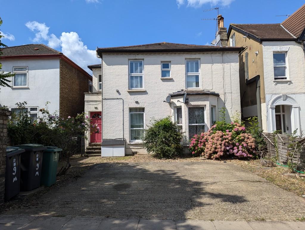 Maidstone Road, Bounds Green N11 1 bed apartment - £325,000