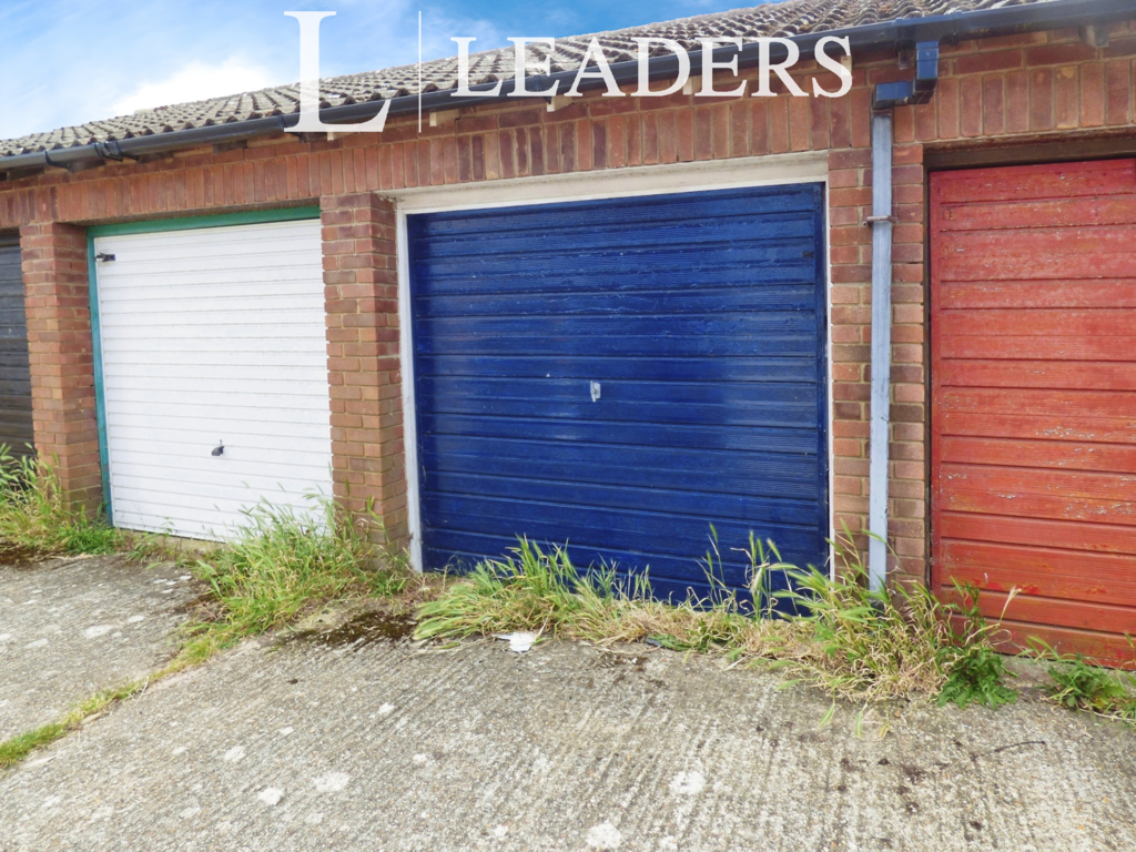 Garage on Beaumont Park, BN17 Garage - £100 pcm (£23 pw)