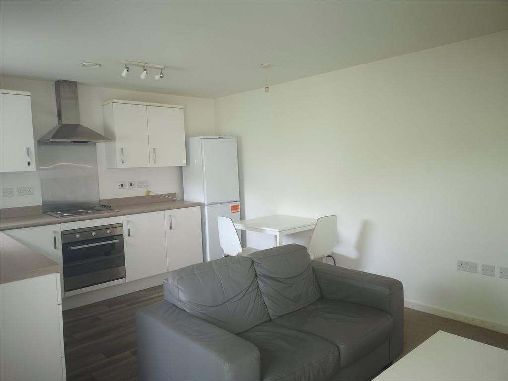 Spinner House, 1A Elmira Way... 2 bed flat - £1,250 pcm (£288 pw)