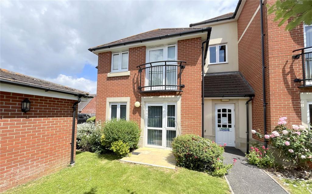 380-396 Lymington Road, Highcliffe... 1 bed apartment - £150,000