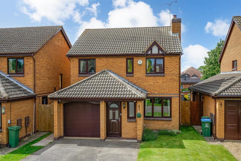 Wren Walk, Edlesborough, LU6 2RW 4 bed detached house - £575,000