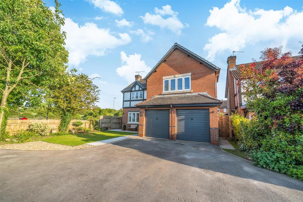 Harebell Way, Devizes 4 bed detached house - £465,000
