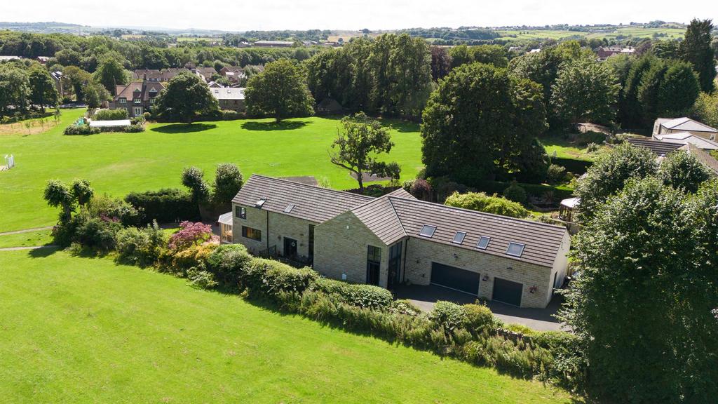 The Beeches, Leeds Road, Hipperholme... 5 bed detached house - £750,000