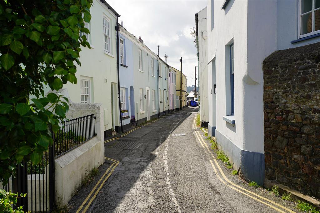 Irsha Street, Appledore 2 bed cottage - £265,000