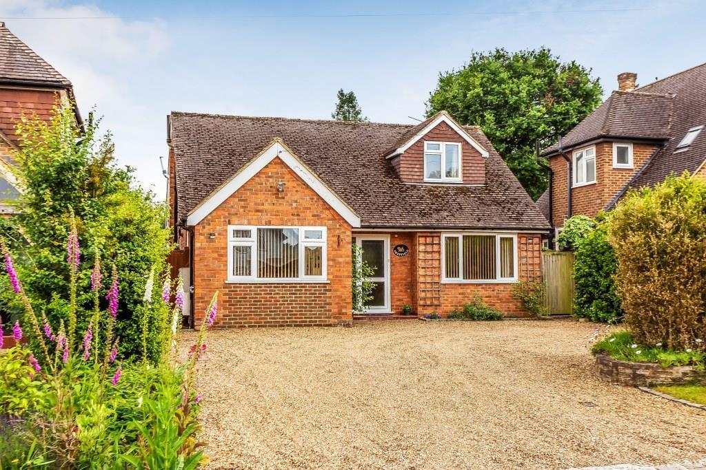 OAKDENE ROAD, GREAT BOOKHAM, KT23 3 bed detached house - £799,950