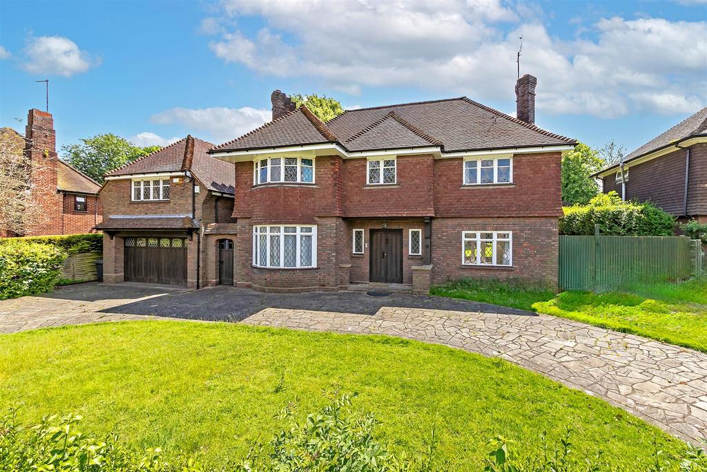 Friars Walk, Dunstable 4 bed house - £2,300 pcm (£531 pw)