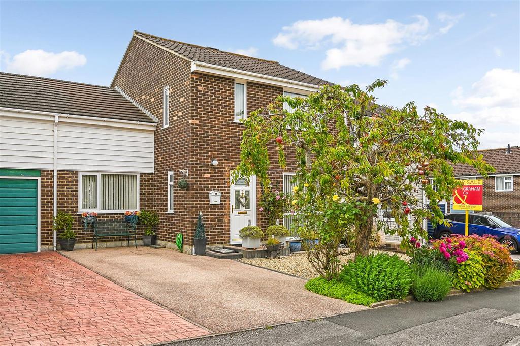 Springfield Close, Andover 3 bed house - £360,000