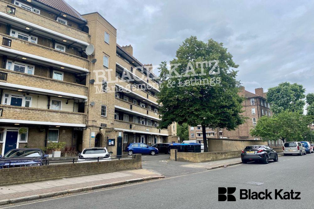SE1 3 bed apartment - £2,817 pcm (£650 pw)