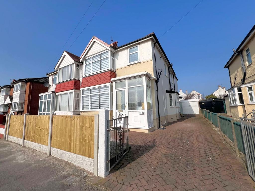 Rough Lea Road, Cleveleys FY5 3 bed semi-detached house - £196,999