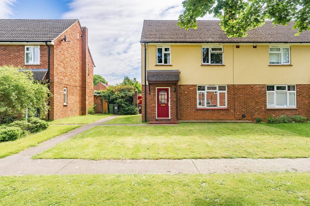 Barton Road, Badersfield 3 bed semi-detached house - £230,000