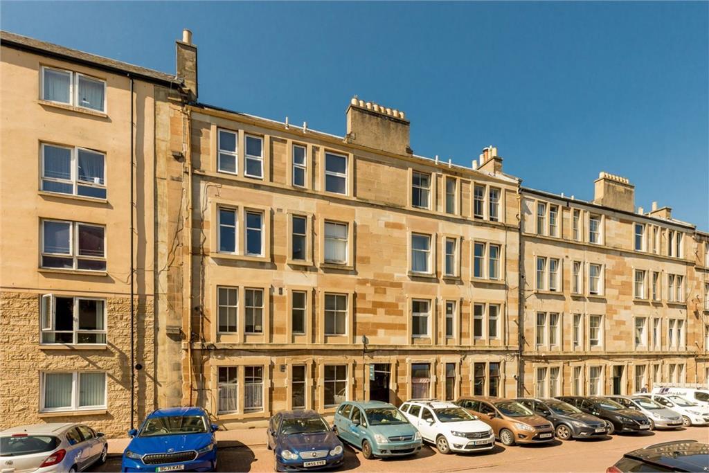 Buchanan Street, Edinburgh EH6 1 bed flat - £950 pcm (£219 pw)