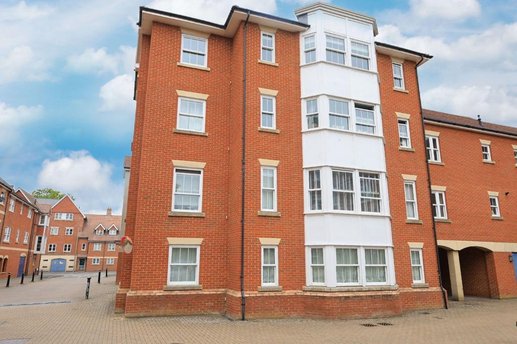 St. Gabriels, Wantage OX12 2 bed flat - £210,000