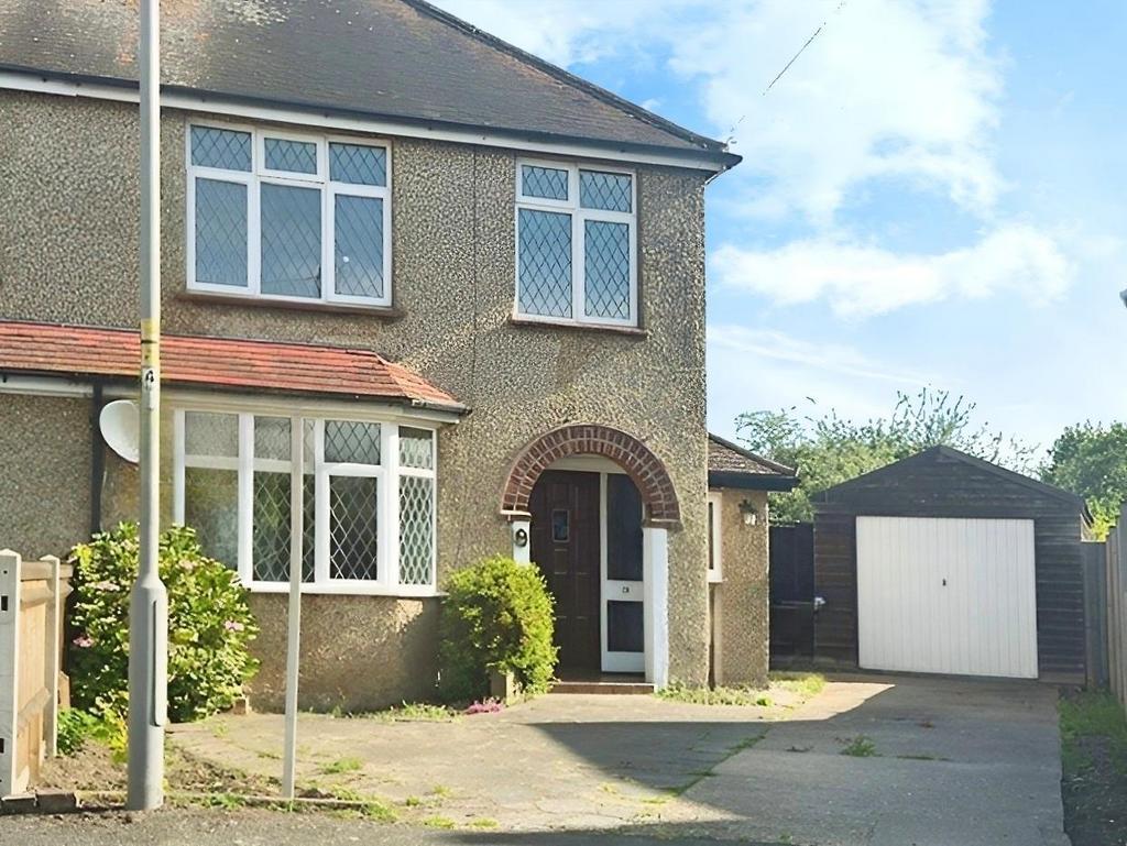 Alvista Avenue, Maidenhead SL6 3 bed semi-detached house - £2,000 pcm ...