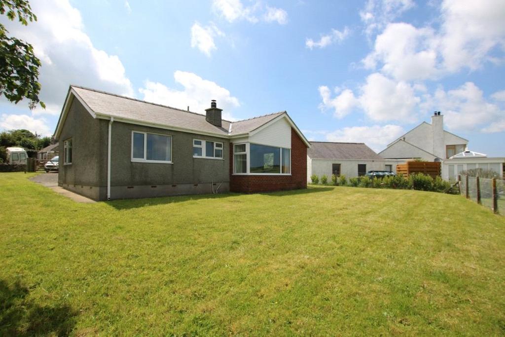 Coedana, Llanerchymedd, Anglesey, LL71 3 bed bungalow for sale - £249,950