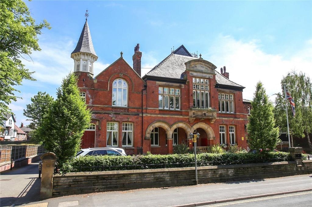 Heaton Moor Road, Stockport, Greater... 2 bed flat - £1,250 pcm (£288 pw)