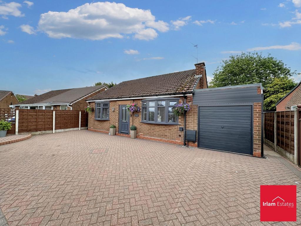 Platts Drive, Irlam, M44 2 bed detached bungalow - £315,000