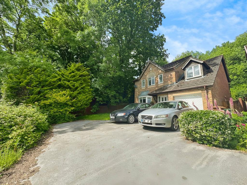 Dan Y Deri, Bedwas, Caerphilly, CF83 8HR 4 bed detached house - £390,000