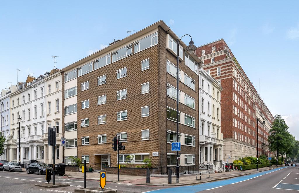 Grosvenor Road, London, UK, SW1V Studio to rent - £1,550 pcm (£358 pw)