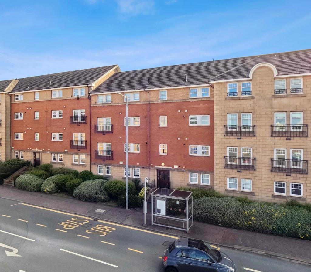 Riverford Road, Flat 2/2, Shawlands... 2 bed flat - £149,000