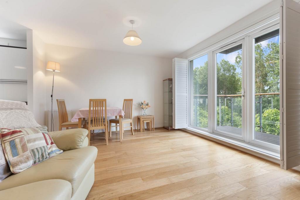 Redshank Avenue, Renfrew 2 bed apartment - £139,950